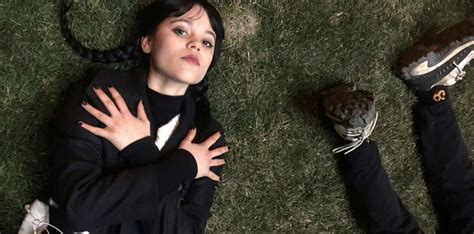 Netflix la Famille Addams se dévoile dans le spin off de Tim Burton