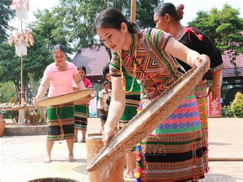 Phục dựng Lễ hội mừng lúa mới của đồng bào dân tộc Stiêng Ảnh thời