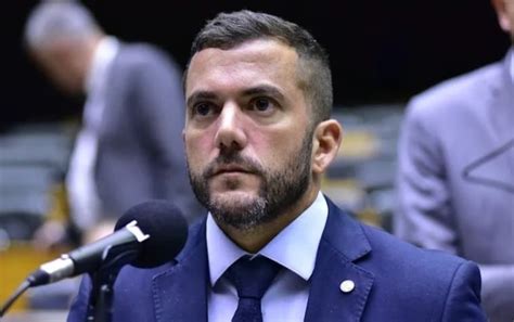 Debate sobre PEC das decisões monocráticas reacende após operação da PF