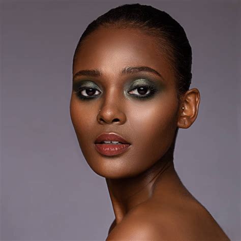A Guide Of How To Slimming Body In Photoshop Retouching Labs