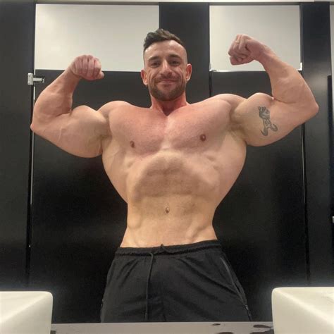 HOMBRES MACHOS HUNKS STUDS On Twitter RT Cock More