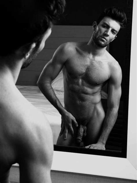 OMG He S Naked RuPaul S Drag Race Season 9 Pit Crew Member Jared