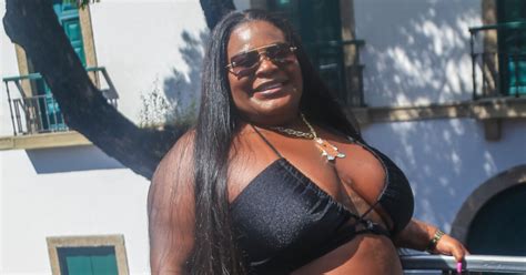 Discreta Jamais Jojo Todynho Usa Look Barriga De Fora E Deixa