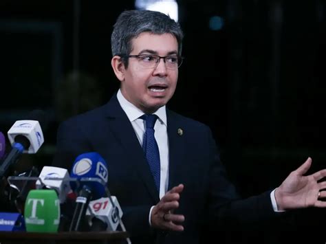 Após derrota Randolfe diz que insistirá no PL das fake news