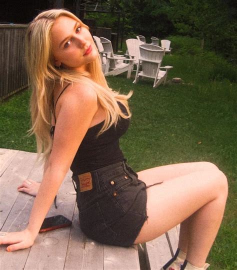 Picture Of Alyvia Alyn Lind