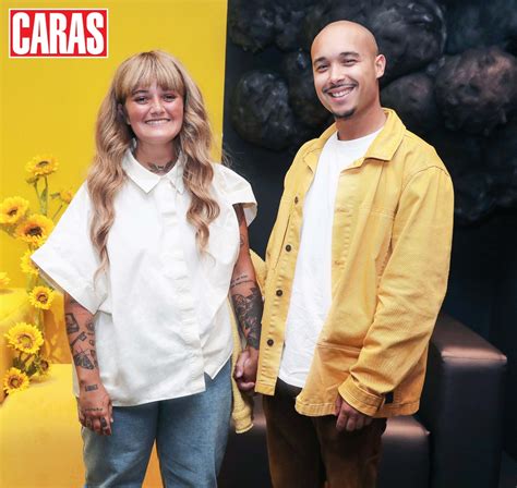 Caras Carolina Deslandes feliz ao lado do músico Luís Delgado Chega