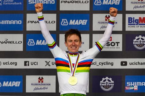 Cyclisme Après son chef d œuvre aux Mondiaux Tadej Pogacar dispute sa