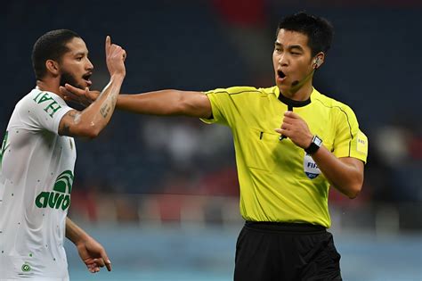 Trọng tài bắt trận Việt Nam vs Nhật Bản là người quen