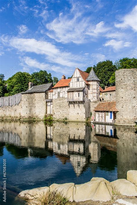 La légende du Roi Arthur et des Chevaliers de la Table Ronde du Puy du