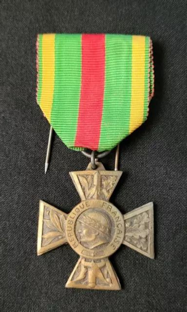 MÉDAILLE CROIX DU Combattant Volontaire 1914 1918 anneaux WW1 French