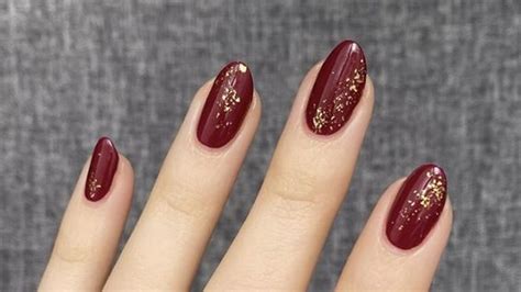 Manicuras de Navidad 2021 Los diseños de uñas más originales que