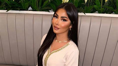 Maeva Ghennam la cicatrice dune chirurgie esthétique souvre elle n