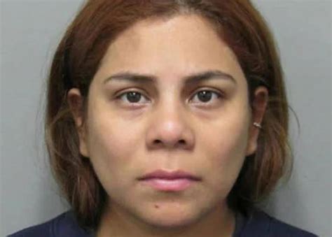 Madre deja a su hija 8 días para irse de vacaciones y al regresar la