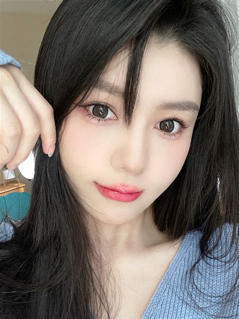 If Alice Naked Gray