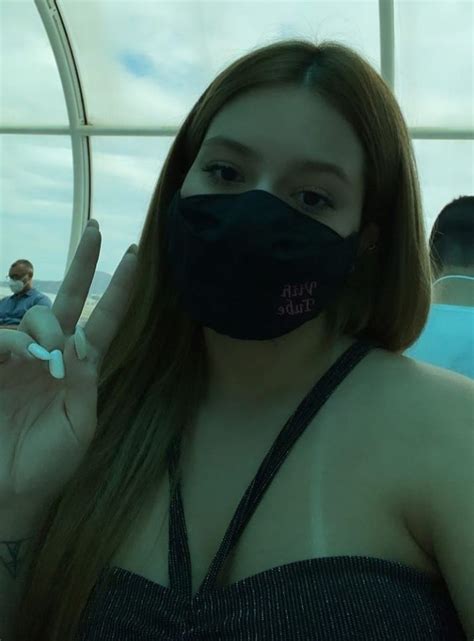 Fotos Ex BBB Viih Tube posa sexy em cliques de biquíni Celebridades