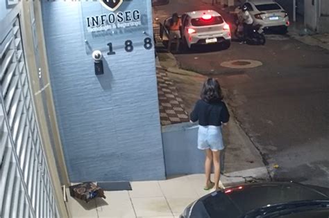 Assaltante rende mulheres e mata uma delas tiros à queima roupa