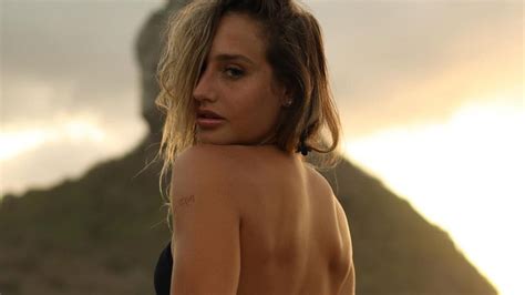 Ex Bbb Bruna Griphao Usa Biqu Ni Fio Dental Na Praia E Corpo Definido