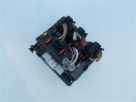 Moduł BSM skrzynka bezpieczników Peugeot Citroen 9664055780 L11 bsm