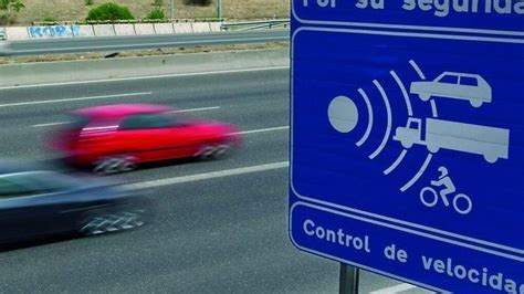 Estos son los 25 radares de la DGT que más multan en España