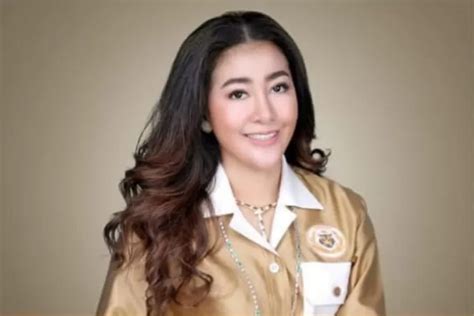 Siapa Ketua Umum Partai Emas Ini Profil Biodata Hasnaeni Wanita Emas