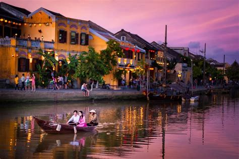 Hình Ảnh Tour Du Lịch Khám Phá Vẻ Đẹp Độc Đáo Của Việt Nam