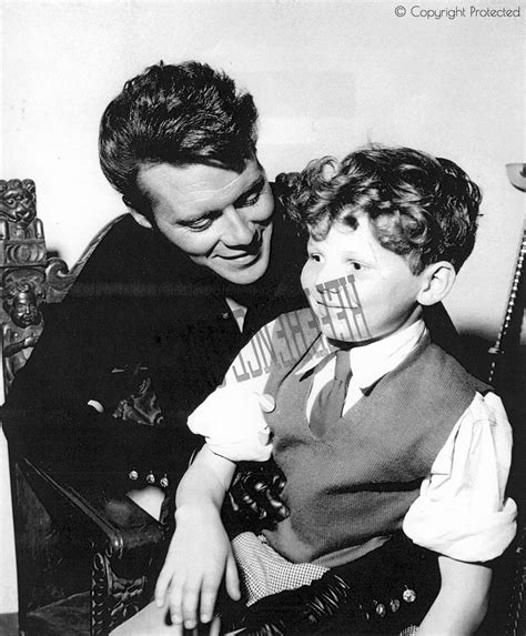 Dirk Bogarde The Singer Not The Song