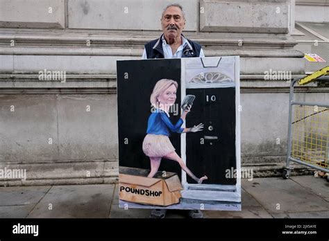 Caricature de liz truss Banque de photographies et dimages à haute
