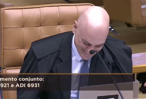 Alexandre De Moraes Interrompido No Stf Por Funk E Imagens