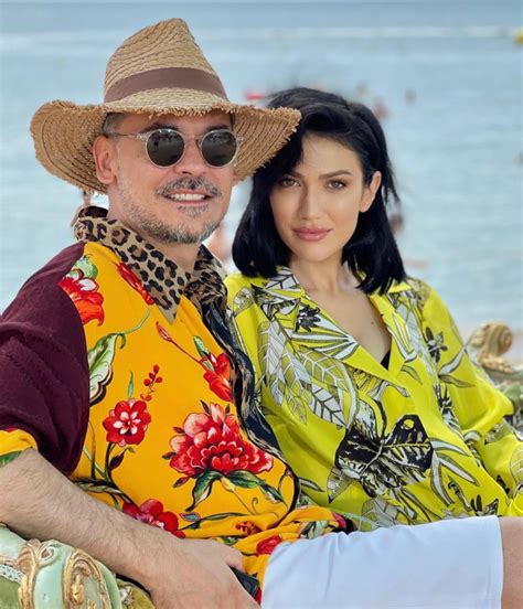 Bat clopote de nuntă pentru Răzvan Simion Cine este femeia care care i