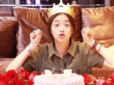 行走的表情包蒋欣庆34岁生日 卖萌搞怪心情大好