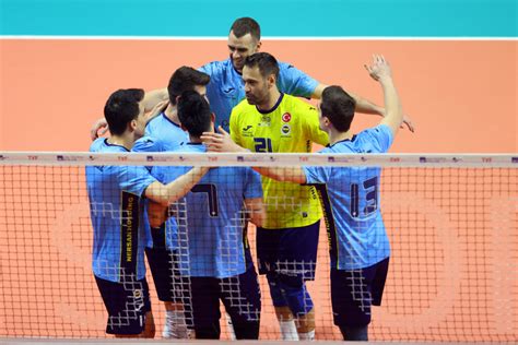 Fenerbahçe Parolapara avantajı net skorla aldı Voleybolunsesi