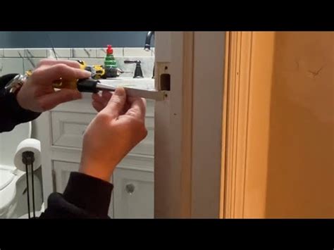 How To Fix A Door That Wont Lock Quickly Youtube