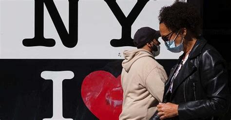 Nelle Ultime 24 Ore Record Di Morti Negli Usa 1 237 Vittime Di Covid