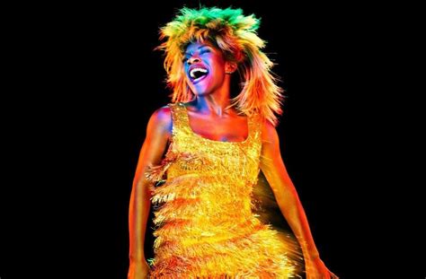 Tina Turner cantora icônica e rainha do rock n roll morre aos 83