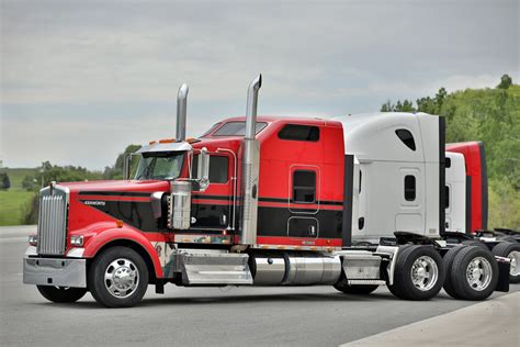 2013 Kenworth T660 Studio Sleeper