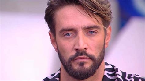 Grande Fratello Vip Alex Belli Il Beato Fra Le Donne Newsitaliane