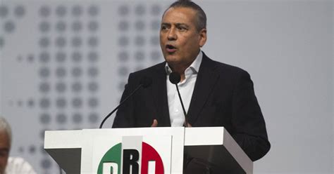 Juez da suspensión provisional a Manlio Fabio Beltrones contra