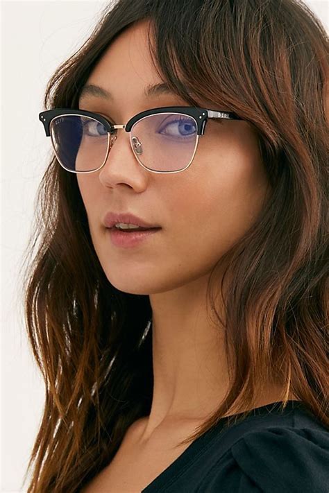 21 Celebrities Who Prove Glasses Make Women Look Super Hot Artofit