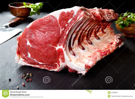 Carne Fresca Y Cruda Costillas Y Chuletas De Cerdo En La Pizarra Negra