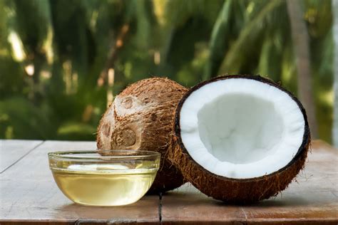 5 Manfaat Minyak Kelapa Untuk Kesehatan Menurut Sains
