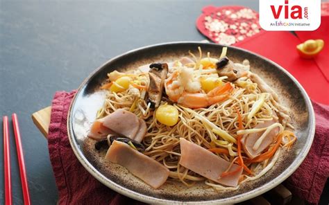 8 Makanan Khas Yang Wajib Ada Saat Perayaan Imlek Di Indonesia Via