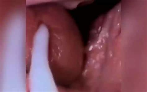 caméra embarquée dans son vagin pour une vue V2Porno