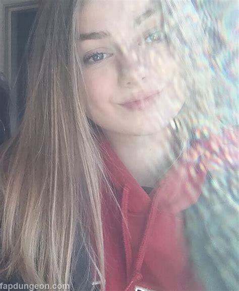 Amateur 32 Busty Cute Blond Fapdungeon
