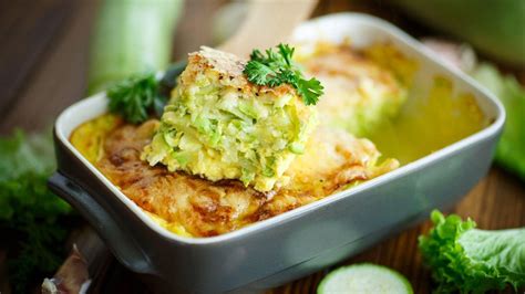 Recetas fáciles Cómo preparar pastel de calabacín al horno con queso