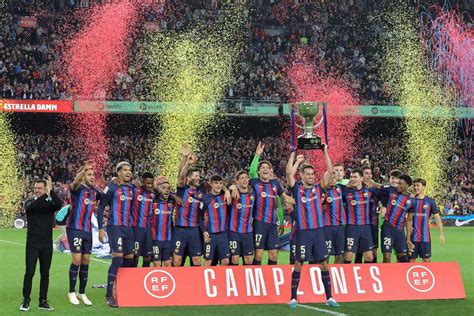 PHOTO GALLERY Barcelona Players Celebrate Spain La Liga 2023 Trophy