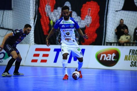 Jé do Pato Futsal foi vítima de racismo em Dois Vizinhos Diário do
