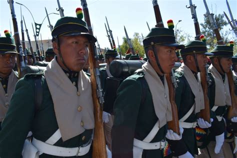 Parada Militar por los 198 años de las FFAA de Bolivia en imágenes