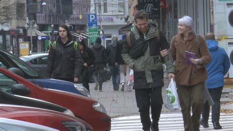 Umereno do potpuno oblačno i vetrovito mestimično s kišom Belle Amie