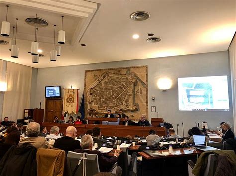 Comune Di Pesaro Il Consiglio Approva La Variazione Della