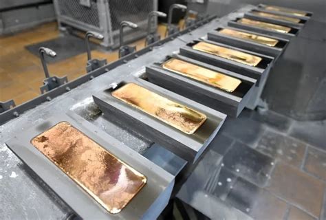 Principales auríferas en Perú reportan menores niveles de producción